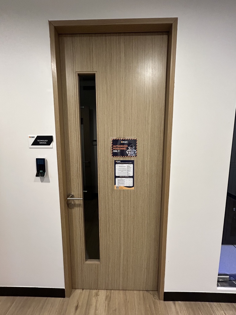 Veneer Door_Single Leaf w/ Vision Panel w/ Jamb | KMC Solutions