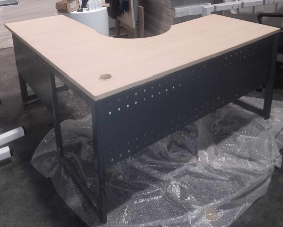 Desking Worktop: L-shape Manager's Desk | KMC Solutions